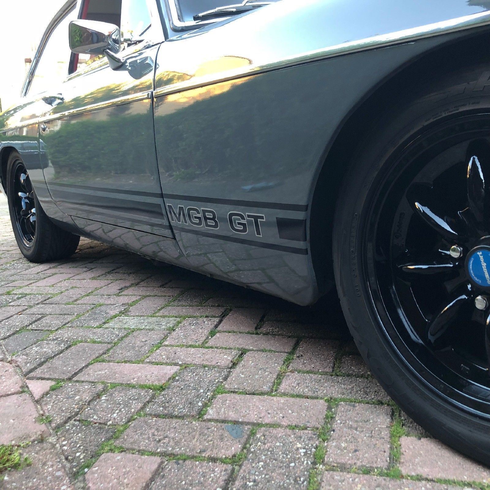 Zen Graphics - MGB GT V8 1962 - 1980 side Stripes