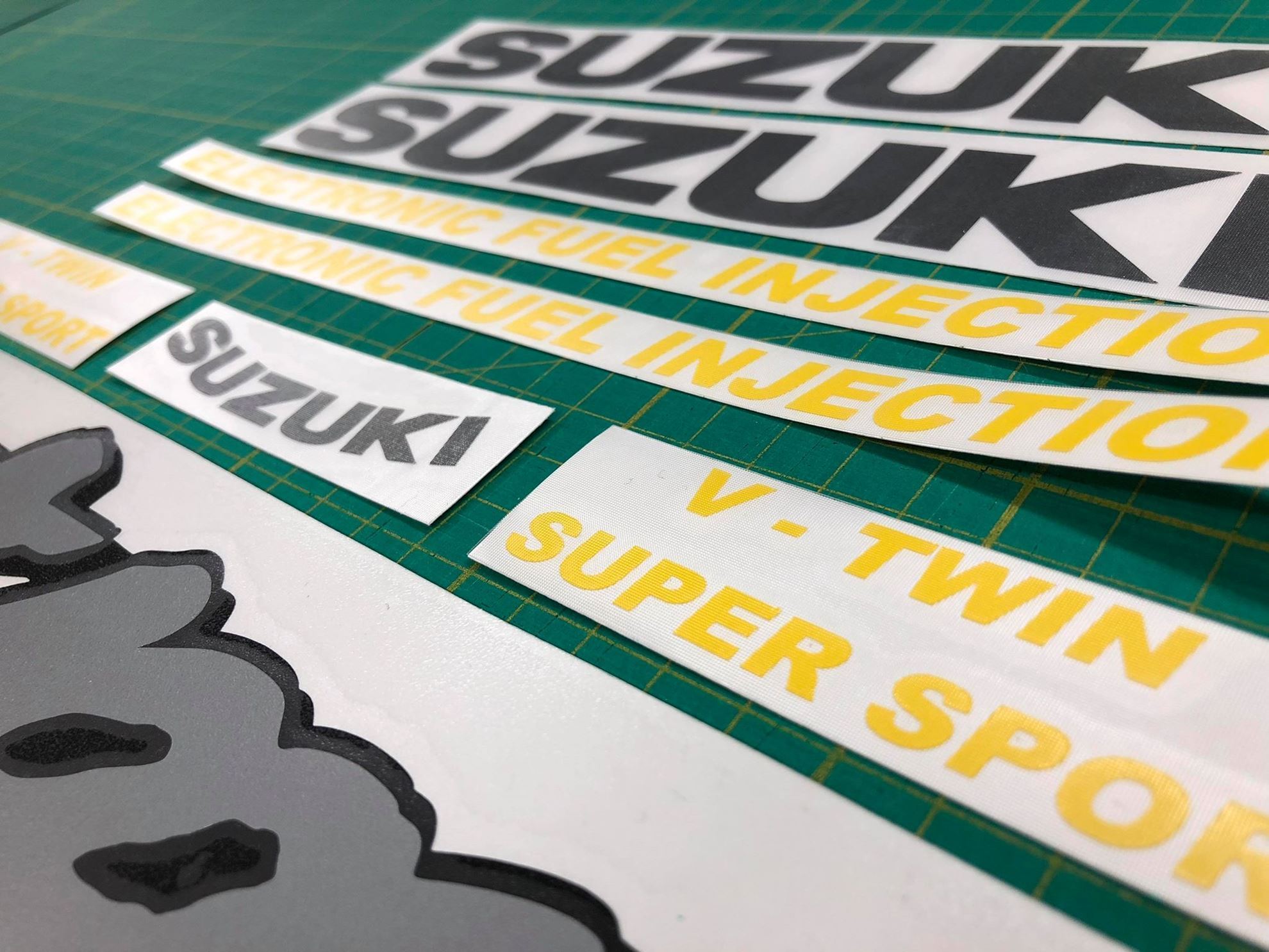 Zen Graphics - Suzuki TLS 1000S 1997 - 2003 replacement Decals / Stickers