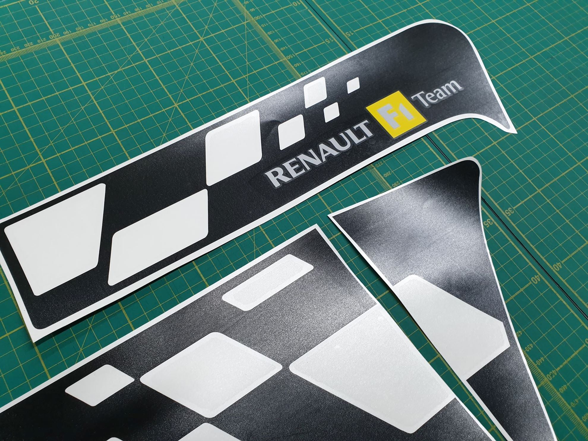 Zen Graphics - Renault Clio R27 R.S. F1 Team replacement Decals / Stickers