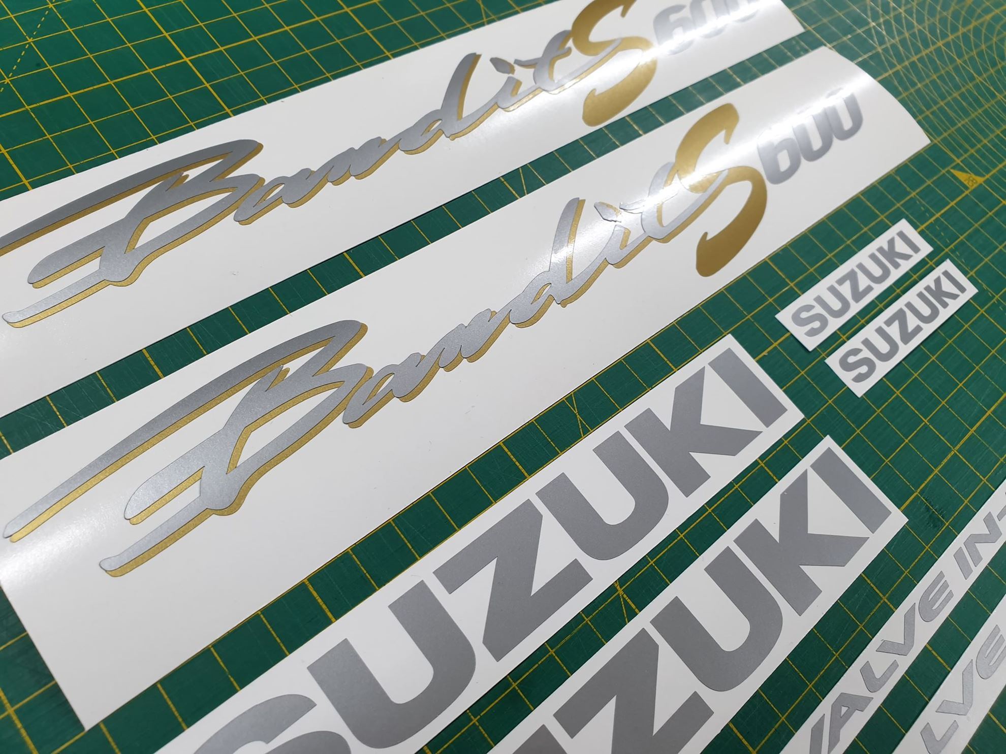 Zen Graphics - Suzuki Bandit GSF 600S 1997 2000 replacement Decals ...