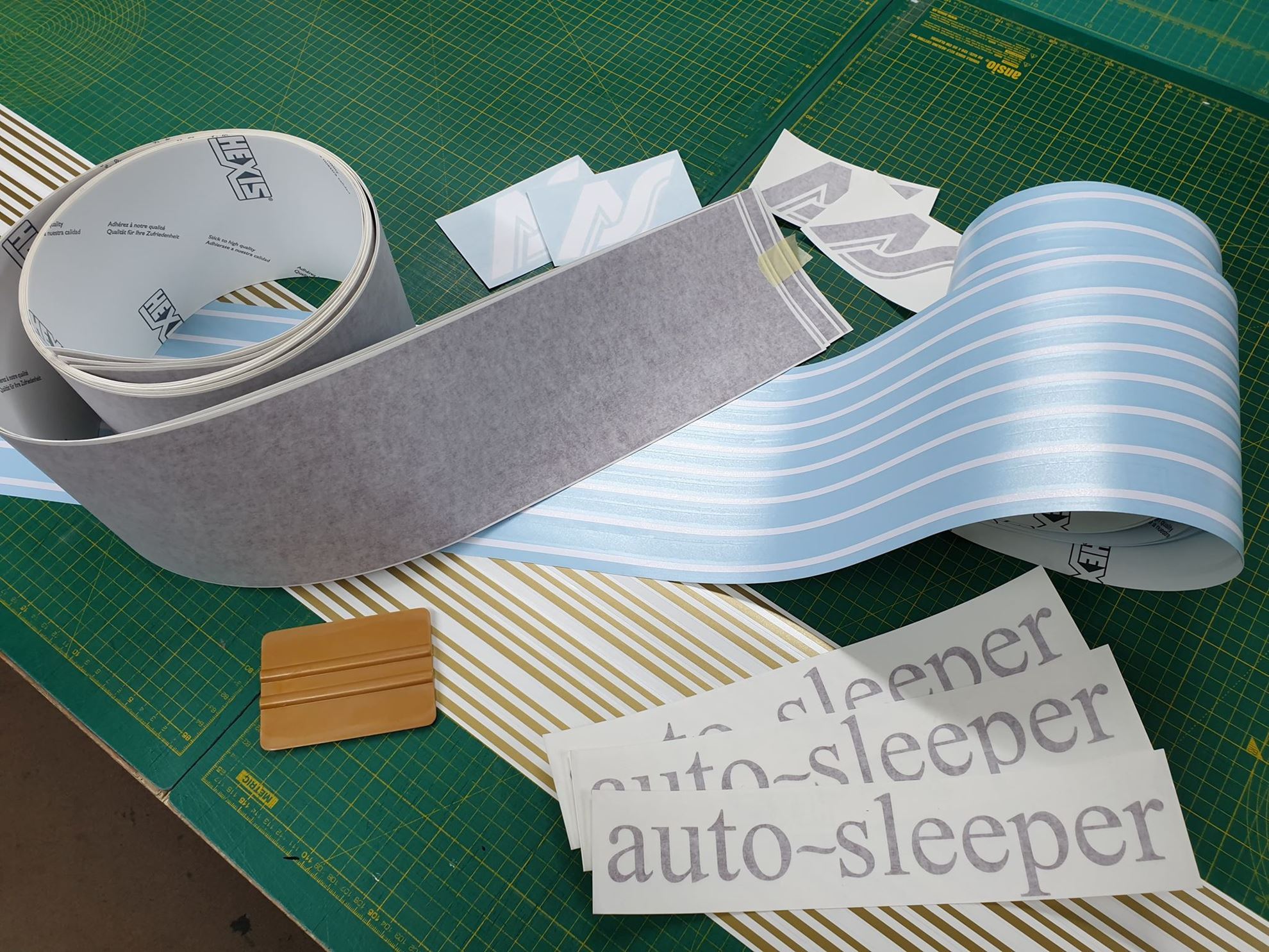 Zen Graphics - Auto sleeper T25 / T3 restoration Decals / Stripes BURGUNDY