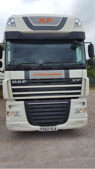 Zen Graphics - DAF XF Euro 6 Super spacecab full Stripe / Graphics ...