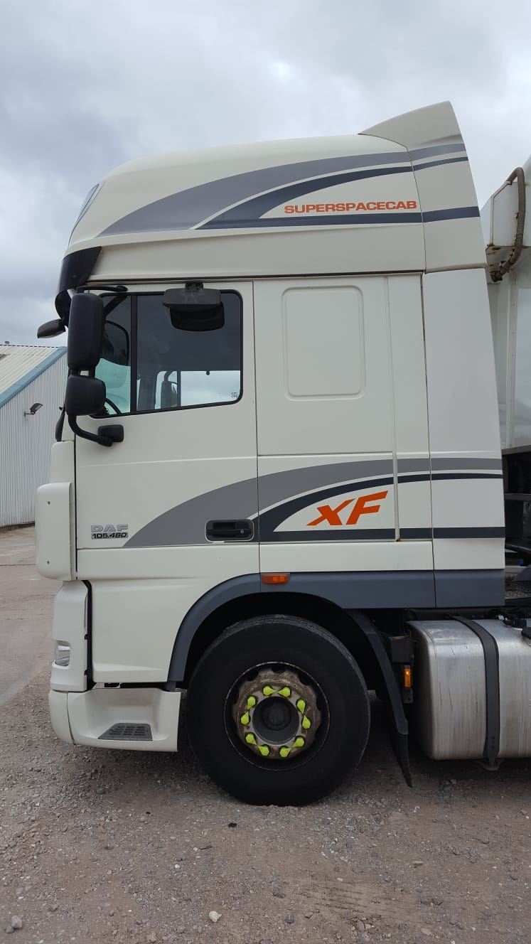 Zen Graphics - DAF XF Euro 6 Super spacecab full Stripe / Graphics ...