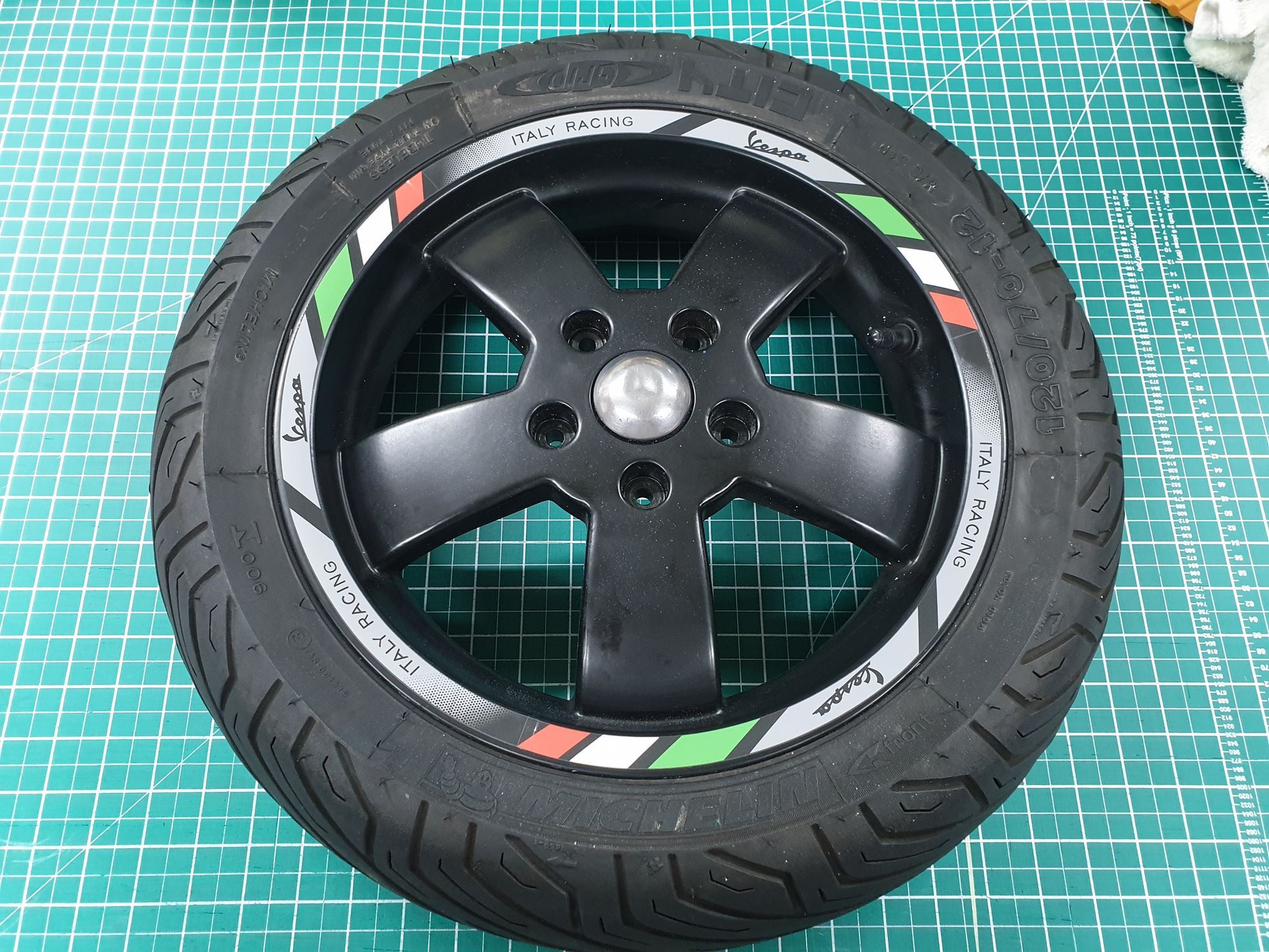 Zen Graphics - Vespa 12" Wheel Rim Stripes / Stickers